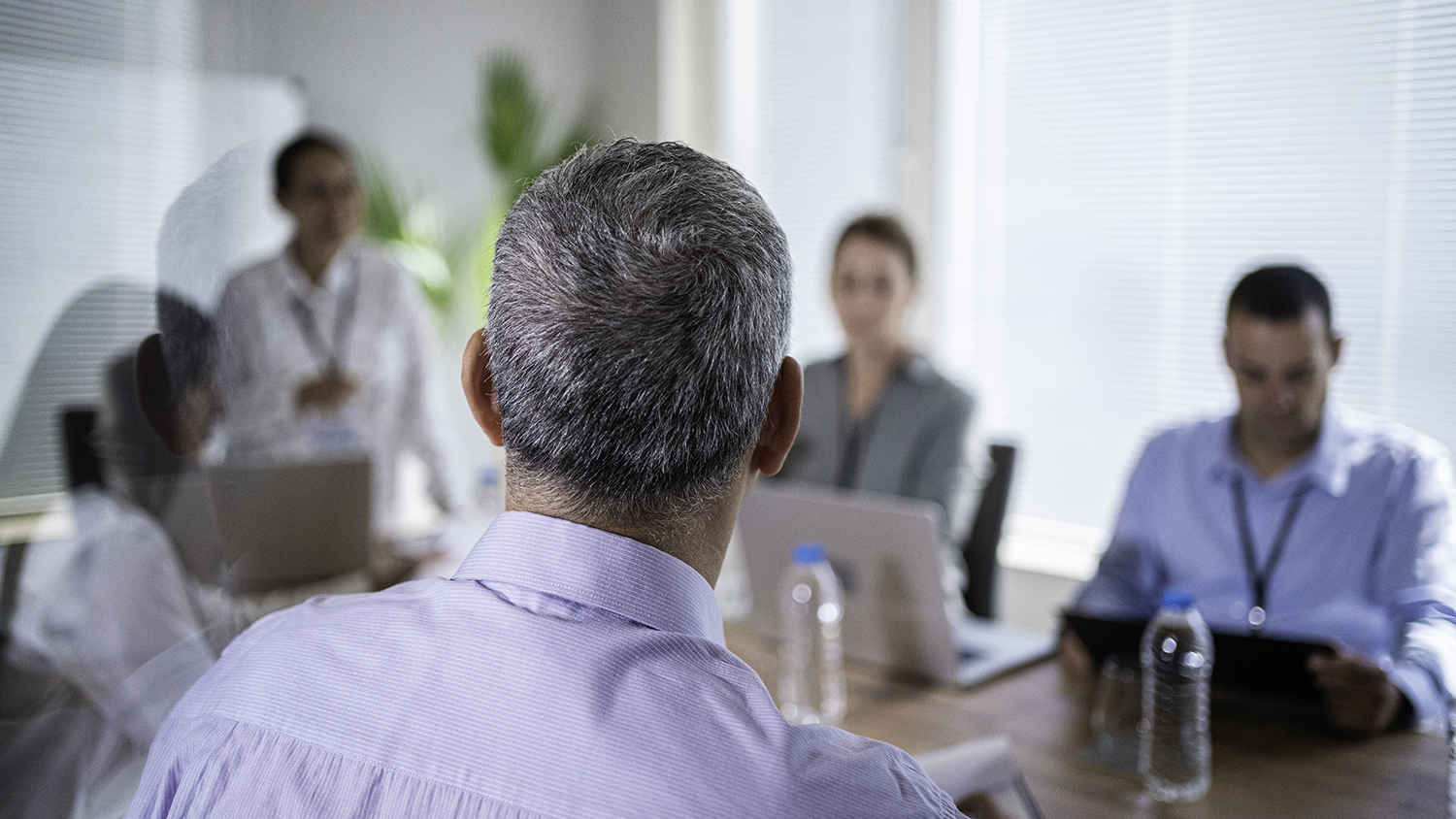 Ansatte skal få jobbe til de blir 72 år - Elmagasinet.no